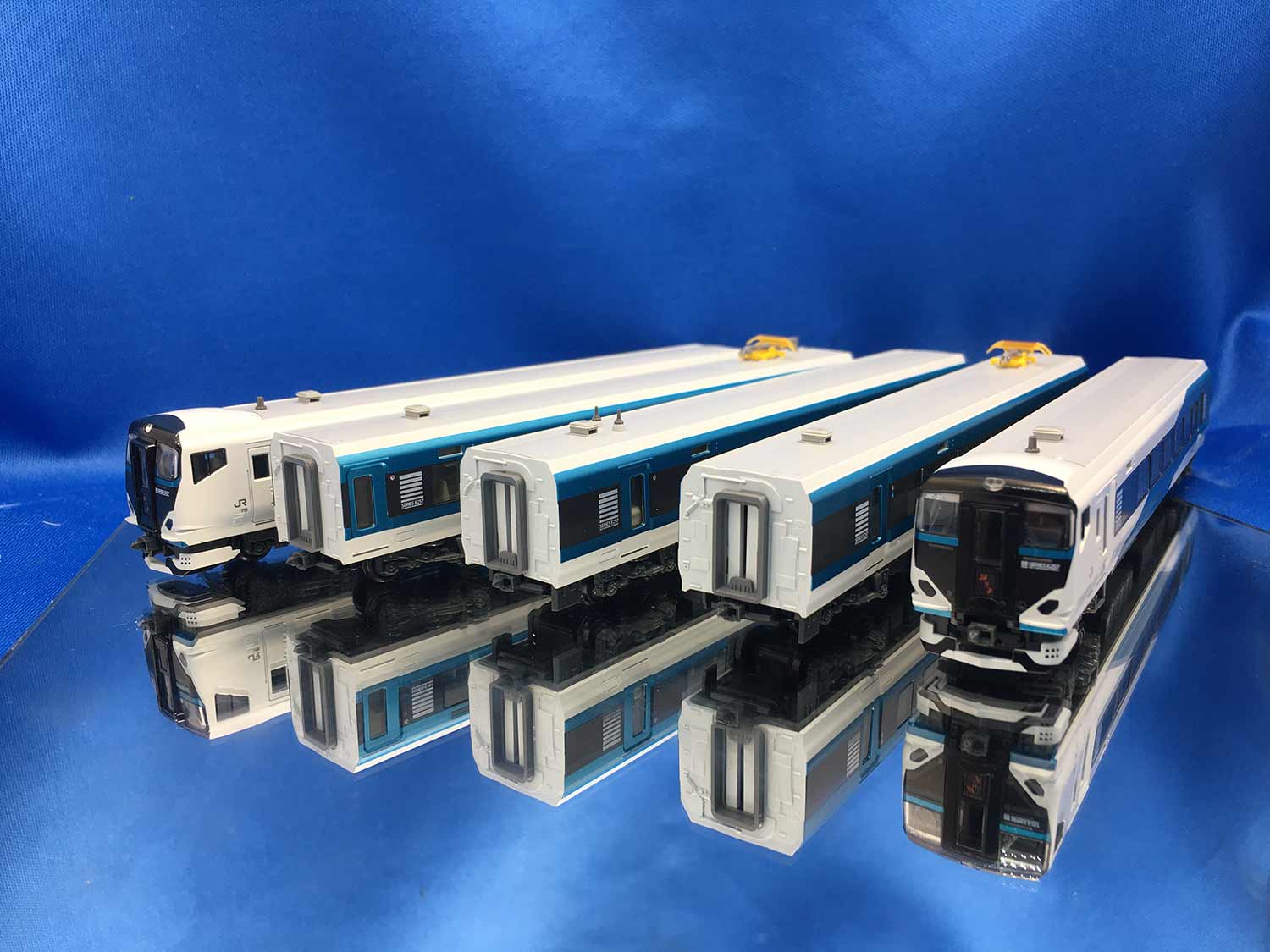 Spur-N-Teile.de - Der Spur-N-Spezialist - Kato - 10-1614 / 70101614 - E257-2000 ODORIKO 5-teilig